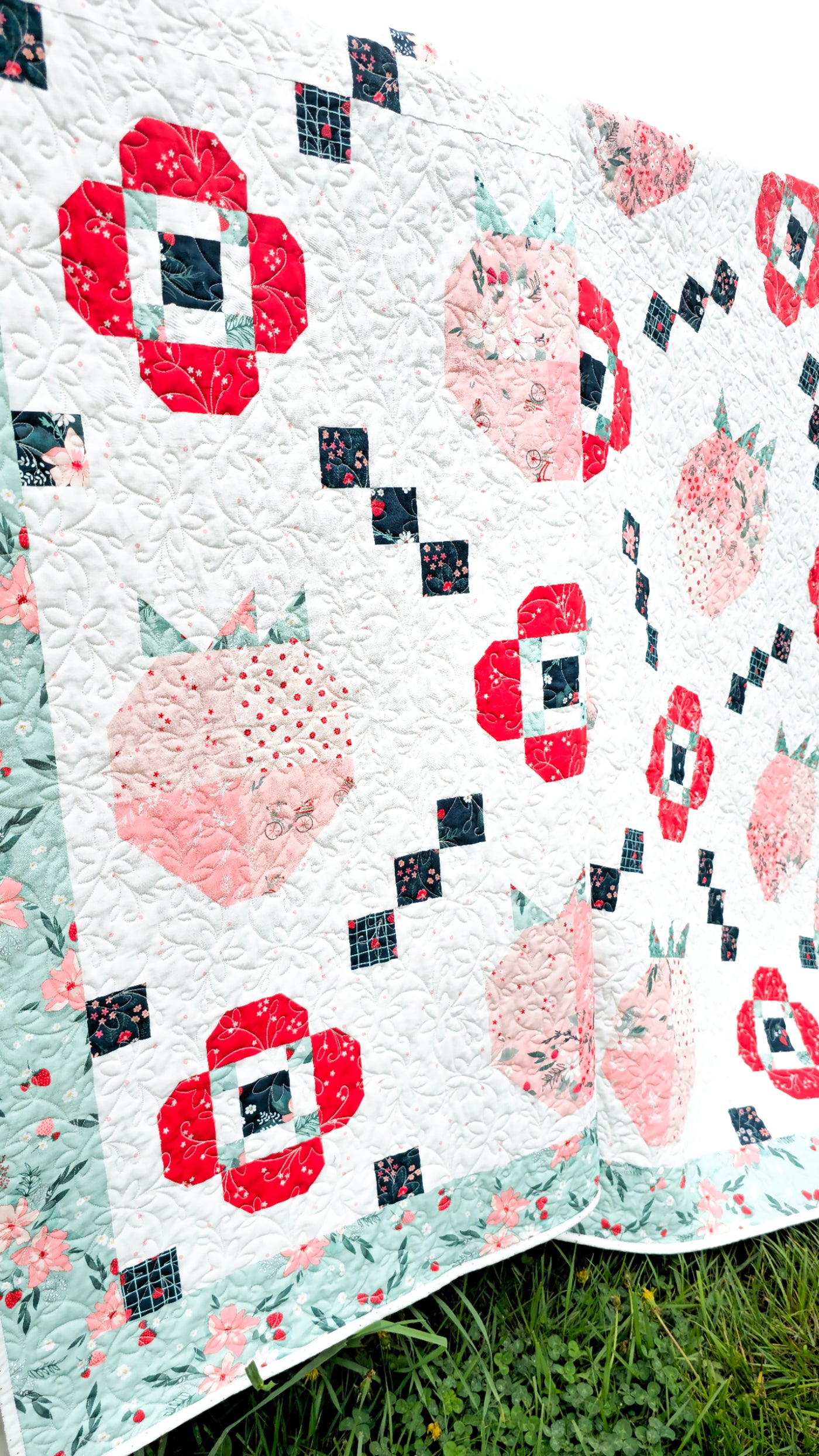 Berry Market Quilt PDF Pattern – Flamingo Toes
