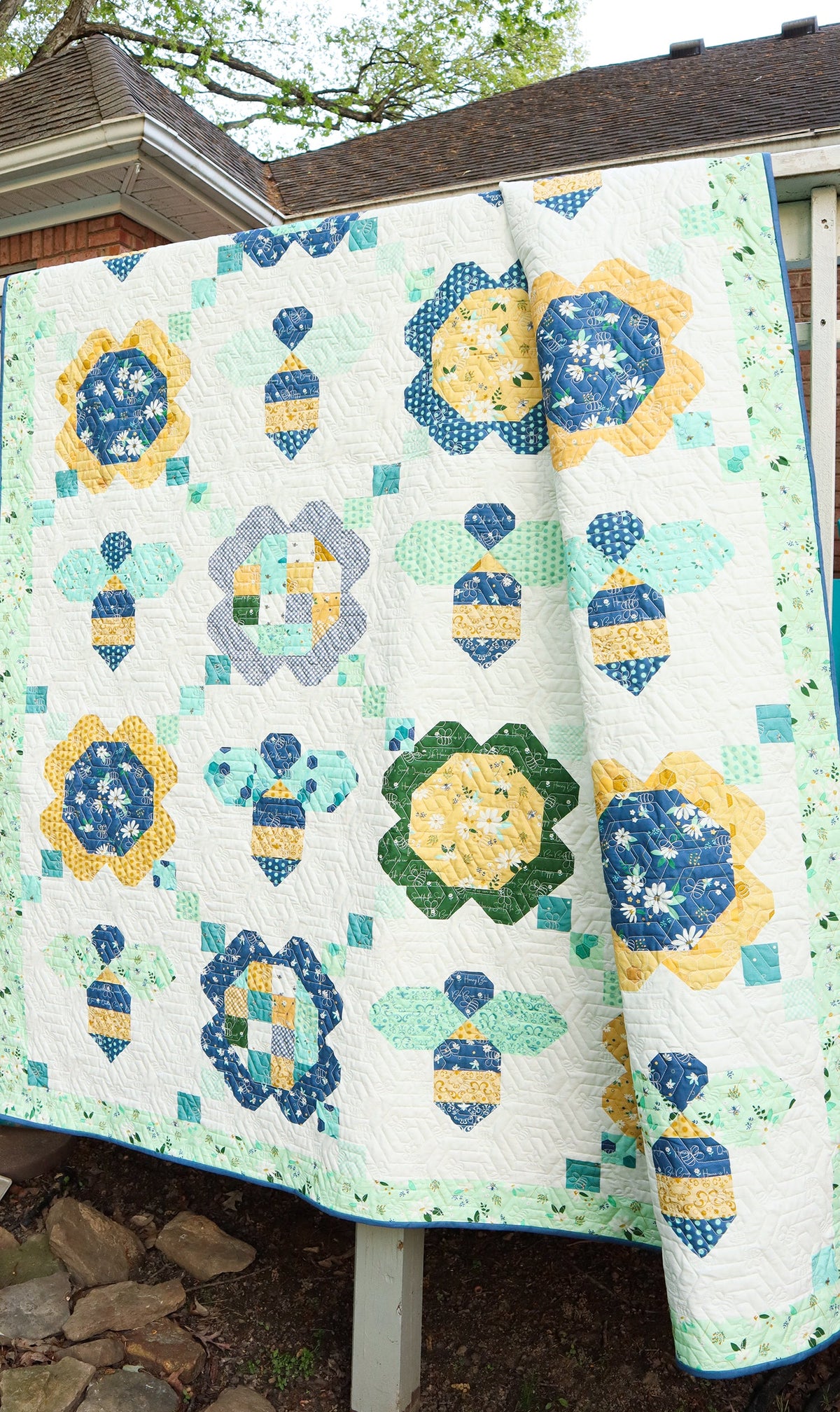 Daisy a Day Quilt PDF Pattern – Flamingo Toes