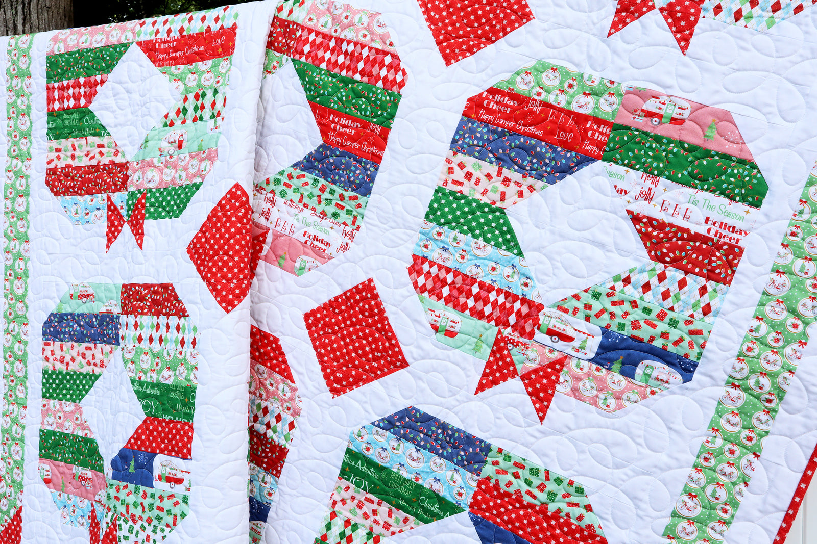 Holly Jolly Wreath Quilt PDF Pattern – Flamingo Toes